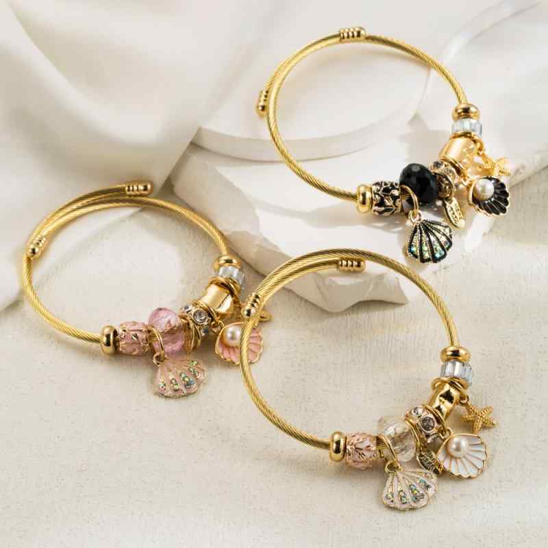 ・カテゴリ: 手飾り・素材: 合金、ステンレス・加工: ラインストーン・スタイル: 男女兼用、欧米風、ファッション・通勤・: 扇形・カラー展開: ブラック、ホワイト、ピンク・推奨シーン: 旅行・記念品