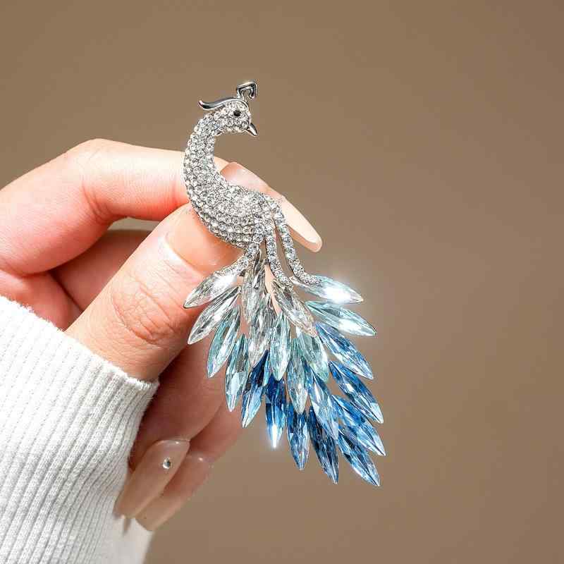 ・カテゴリ: ブローチ・対象: レディース・スタイル: ファッション、オフィス、高級感・主な素材: 亜鉛合金・モチーフ: アニマル、リボン、昆虫、バタフライ・装飾: ラインストーン・用途: 装飾、ギフト、記念