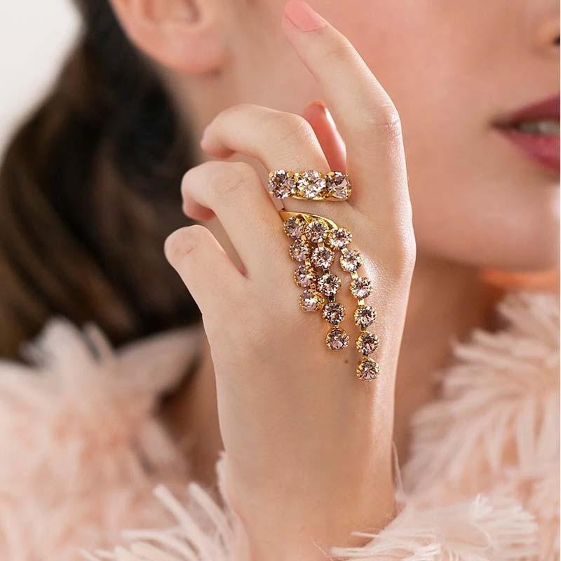 ・カテゴリ: リング・スタイル: 欧米、ファッション、通勤・主な素材: ラインストーン・加工: メッキ加工・: ジオメトリック、サークル・カラー展開: シルバー、ゴールド・対象: レディース