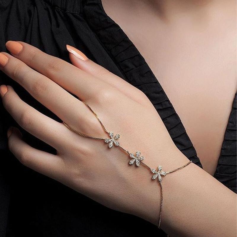 ・カテゴリ: アクセサリー・素材: ラインストーン・加工: 金メッキ、銀メッキ・: フラワー、植物、ペーパークリップ・スタイル: レディース、通勤、欧米風・おすすめのシーン: 周年記念・カラー展開: フラワー、ペーパークリップ