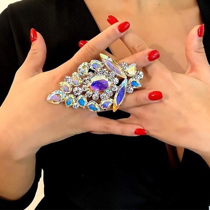 ・カテゴリ: アクセサリー・主な素材: クリスタル・クリスタルの種類: ホワイトクリスタル・: 幾何学、ラウンド・加工: メッキ・スタイル: ファッション、通勤・カラー展開: シルバー、ゴールド・仕様: サイズ調整可能