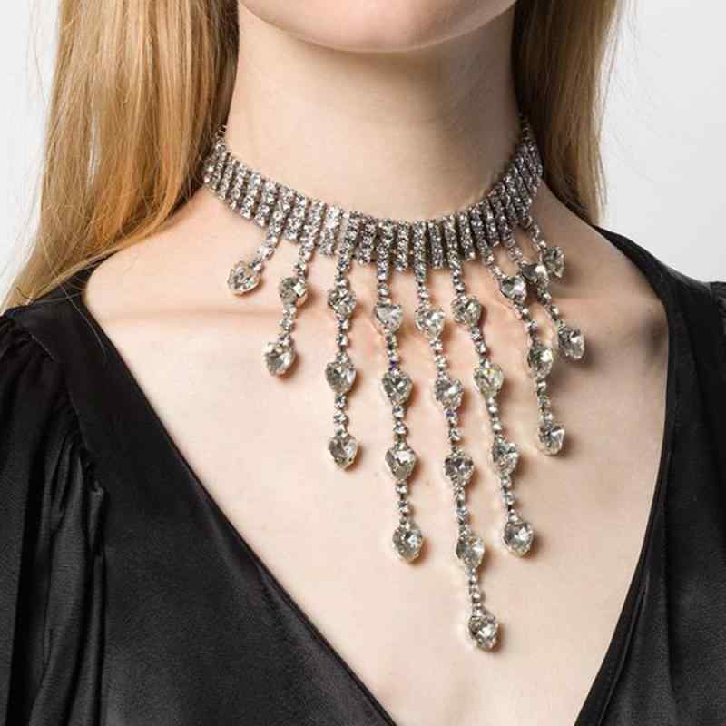 ・カテゴリ: ネックレス・スタイル: レトロ・主な素材: ラインストーン・ペンダント素材: ラインストーン・: ハート・チェーン仕様: 標準チェーン・加工: メッキ・対象: レディース・カラー展開: シルバー、ゴールド