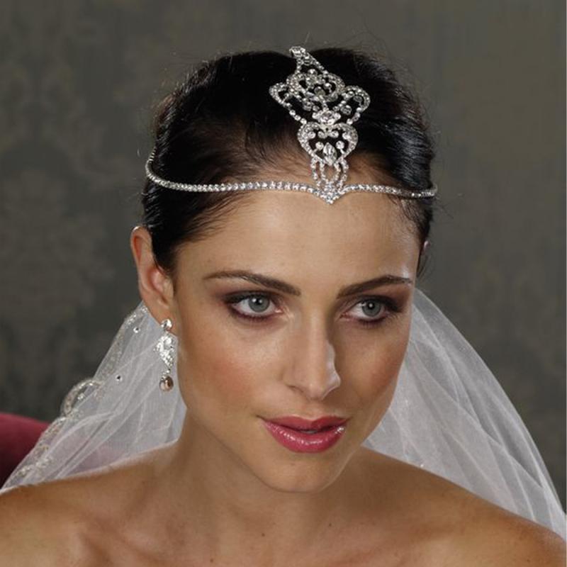 ・カテゴリ: ヘアアクセサリー・素材: ラインストーン・加工: メッキ加工・カラー展開: シルバー、ゴールド・要素: オーバル、幾何学・スタイル: 欧米風、ファッション、通勤・対象: レディース