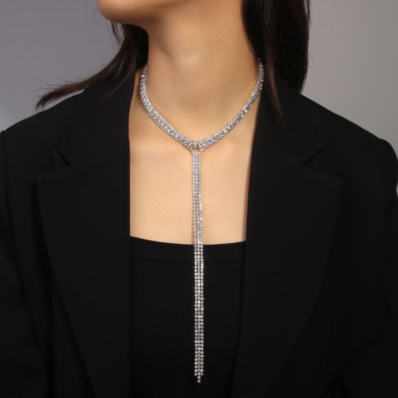 ・カテゴリ: ネックレス・素材: ラインストーン・: リボン、タッセル、ハート・加工: メッキ、銀メッキ、金メッキ・チェーンの種類: 通常チェーン・スタイル: 欧米風、ファッション、通勤・重量: 約60g・対象: レディース