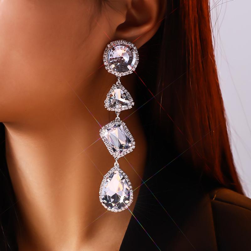 ・カテゴリ: 耳飾り・素材: ラインストーン・カラー展開: シルバー、ゴールド・スタイル: 欧米風、ファッション・通勤・形状: 幾何学型・要素: 楕円、幾何学・対象: レディース・処理工程: 電気メッキ