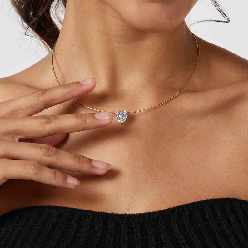 ・カテゴリ: ネックレス・スタイル: シンプル、通勤・対象: レディース・素材: ジルコン・ペンダント素材: クリスタル・加工: メッキ・モチーフ: ハート・チェーンの種類: 標準・カラー: シルバー、ゴールド