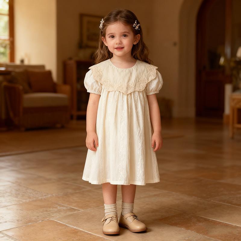 ・カテゴリ: ワンピース・スタイル: 韓国・性別: 女の子・主な素材: 綿・裏地素材: 綿・対象年齢: 3〜8歳・柄: 花柄・加工: 柔軟加工・袖丈: 半袖・シルエット: Aライン・カラー展開: アプリコット、ホワイト・サイズ展開: 90、...