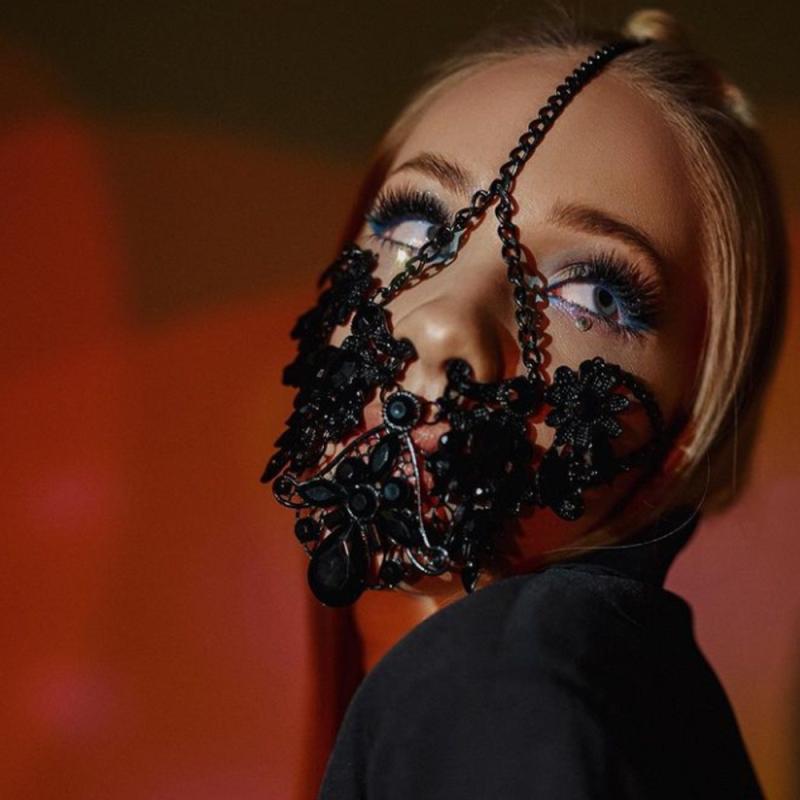 ・カテゴリ: コスチューム用小物・種類: マスク・キャラクター: ブラック・ウィドウ・素材: ラインストーン・加工: メッキ・カラー: ブラック・サイズ: ワンサイズ