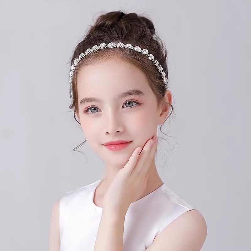 ・カテゴリ: ヘアアクセサリー、ヘアバンド、カチューシャ・加工: ラインストーン加工・形状: 花・スタイル: 子供用・テイスト: 韓国・主な素材: 合金、クリスタル・カラー展開: ローズゴールド、シルバー・対象: 子供・: ラインストーン、...