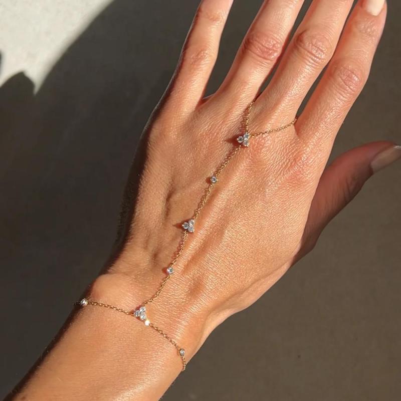 ・カテゴリ: ブレスレット・素材: ラインストーン・加工: メッキ加工・モチーフ: 幾何学・要素: ライン・カラー: シルバー、ゴールド・スタイル: シンプル、ファッション・対象: レディース