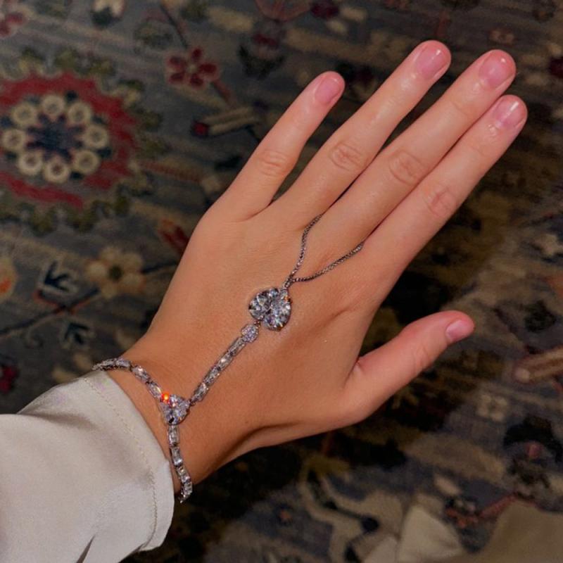 ・カテゴリ: アクセサリー・素材: ジルコニア・加工: メッキ・: ハート・スタイル: シンプル、通勤・対象: レディース・カラー展開: シルバー、ゴールド