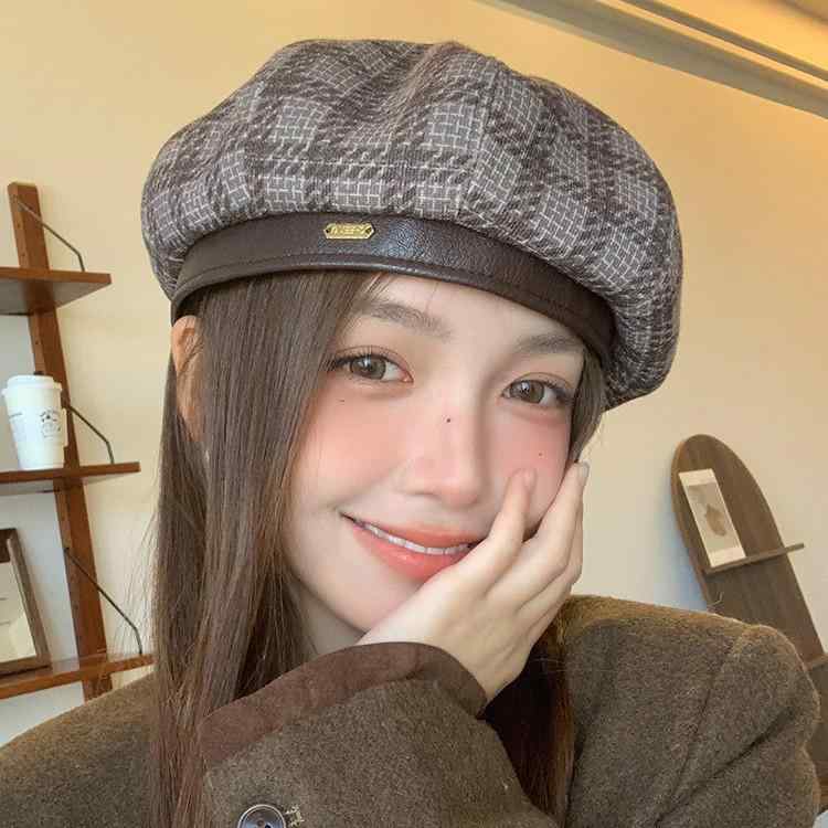 ・カテゴリ: ベレー帽・トップの形状: 丸型・つばの形状: つばなし・カラー展開: ブラック、モカ、ブラウン、ピンク、レッド・サイズ展開: M・機能: 保温、防風・スタイル: ビジネス、エレガント、カジュアル、シンプル・加工: 機械刺繍
