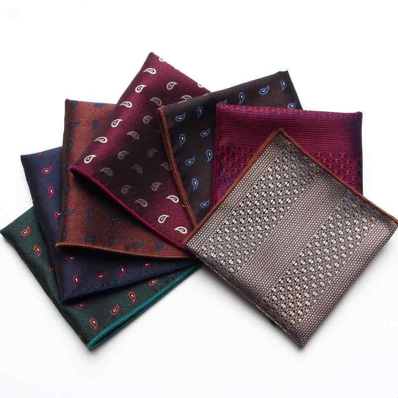 ・カテゴリ: ポケットチーフ・性別: 男女兼用・対象年齢: 成人・素材: ポリエステル・裏地素材: ポリエステル・スタイル: レトロ・柄: ペイズリー・加工方法: 先染め・製法: 織り・サイズ: 23×23cm