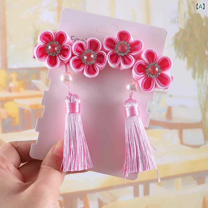 ・カテゴリ: ヘアアクセサリー・スタイル: クラシック、和風・素材: 布・モチーフ: 花・対象: 子供・種類: ヘアクリップ、ダッカールクリップ・カラー展開: ローズレッド、ピンク、ブルー、パープル、レッド・加工: ハンドメイド