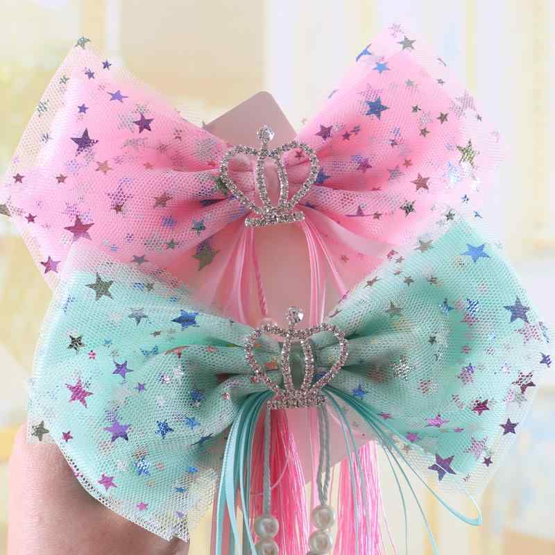 ・カテゴリ: ヘアアクセサリー、ヘアクリップ・タイプ: ダッカールクリップ・スタイル: 韓国・: リボン・素材: 布・柄: チュール・カラー展開: パープル、ピンク、レッド、ブルー、グリーン・対象年齢: 3〜10歳・製法: ハンドメイド・デ...