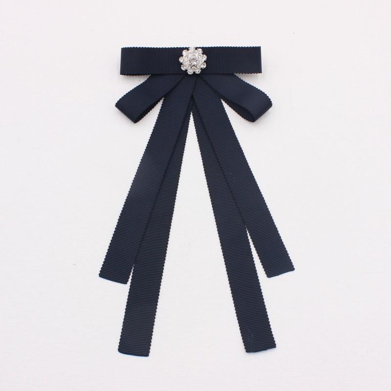 ・カテゴリ: リボンタイ、ボウタイ・スタイル: プレッピー、スクールテイスト・対象: 大人用・性別: レディース・素材: ラインストーン・裏地素材: ポリエステル・モチーフ: リボン・柄: 無地・サイズ: 21×11cm・ネクタイ幅: 標準...