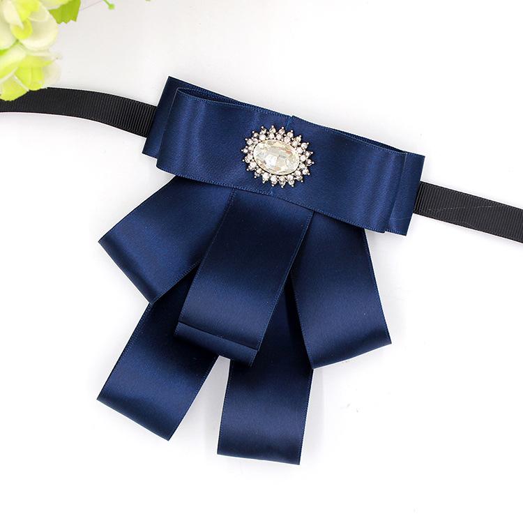 ・カテゴリ: リボンタイ、蝶ネクタイ・スタイル: スクエアエンド・性別: レディース・柄: 無地・カラー展開: レッド、ブルー、ブラック、ネイビー・対象年齢: 成人