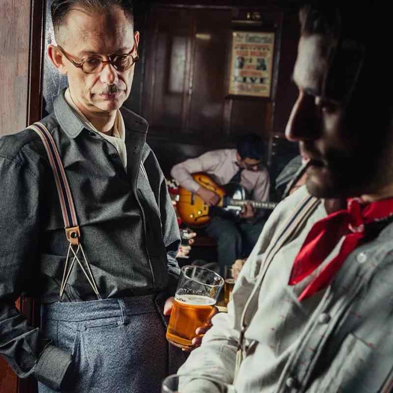 ・素材: ゴム、金属・サイズ: 幅2.5cm、長さ115cm・仕様: 6ボタン式・伸縮性: 高い・対象: 成人・: ジャガード・性別: 男女兼用・カラー展開: ブラック、ネイビー、カーキストライプ、カーキブラックストライプ