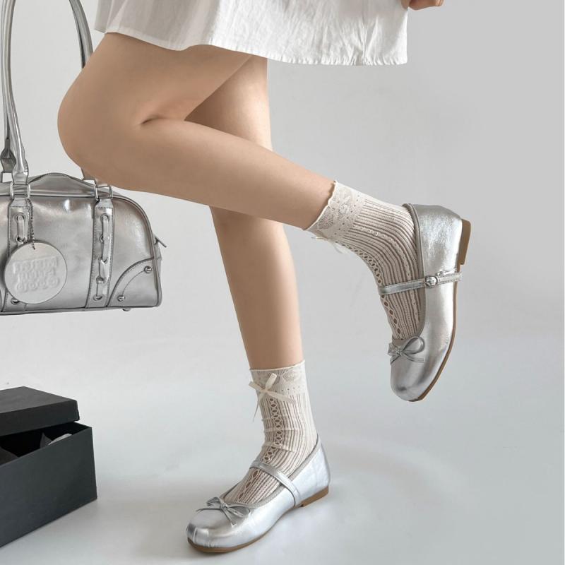 ・カテゴリ: フラットシューズ・タイプ: パンプス・スタイル: プリンセス・対象: 女性・対象年齢: 成人・アッパー素材: PU・裏地素材: PU・インソール素材: PU・靴底素材: ラバー・つま先形状: ラウンドトゥ・ヒール形状: フラッ...