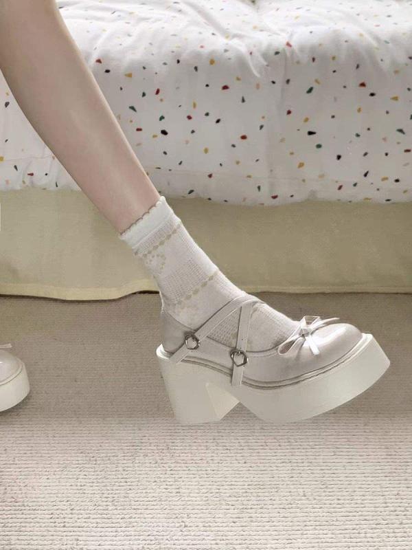 ・カテゴリ: フラットシューズ・スタイル: ・性別: レディース・対象: 成人・アッパー素材: PU・靴底素材: ラバー・裏地素材: 合成革・インソール素材: PU・ヒール形状: キトゥンヒール・柄: 無地・装飾: リボン・留め具の種類: ...