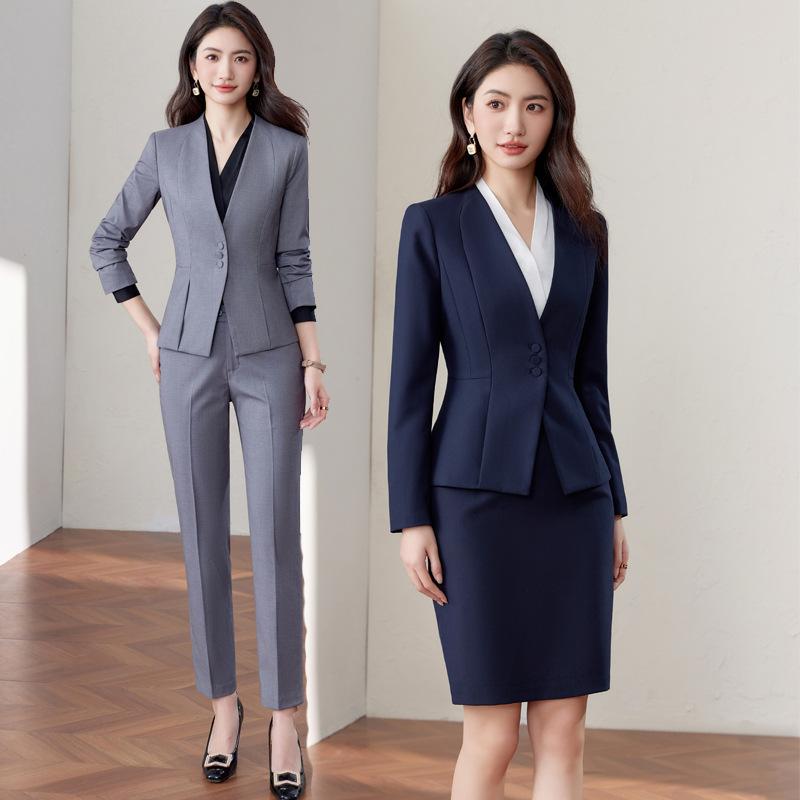 ・スタイル: OL通勤・主な素材: ポリエステル 80-90%、ポリウレタン 30%以下・袖の形状: レギュラースリーブ・袖丈: 長袖・スカート丈: ショート丈・カラー展開: ネイビー、ブラック、グレー・サイズ展開: S、M、L、XL、XX...