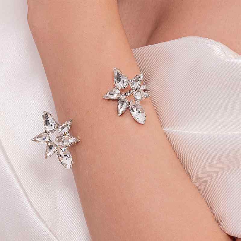 ・素材: ラインストーン・加工: 電解メッキ・カラー展開: シルバー、ゴールド・: リング、幾何学・スタイル: 欧米、オフィススタイル・重量: 約20g・カテゴリ: 手飾り