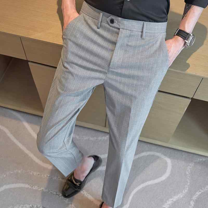 ・カテゴリ: カジュアルパンツ・スタイル: ビジネス、通勤・パンツ形状: テーパード・パンツ丈: 九分丈・ウエスト: ミドルウエスト・生地の厚さ: 薄手・柄: ストライプ・主な素材: ポリエステル 67%、綿・着用シーン: カジュアル・詳細...