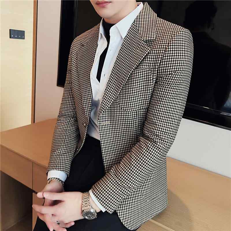 ・カテゴリ: カジュアルジャケット・スタイル: カジュアル、韓国・フィット感: スリム・襟の: テーラードカラー・柄: チェック・主な素材: ポリエステル 73%、綿混紡・裏地: ポリエステル・着用シーン: カジュアル・ベント: サイドベン...