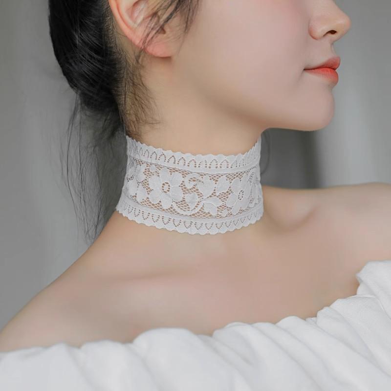 ・対象: 大人・カラー展開: ホワイト（小花柄）、ホワイト（ウェーブ）、ブラック（小花柄）、ブラック（ウェーブ）・主な素材: ナイロン・柄: 花柄、ウェーブ・スタイル: 清楚