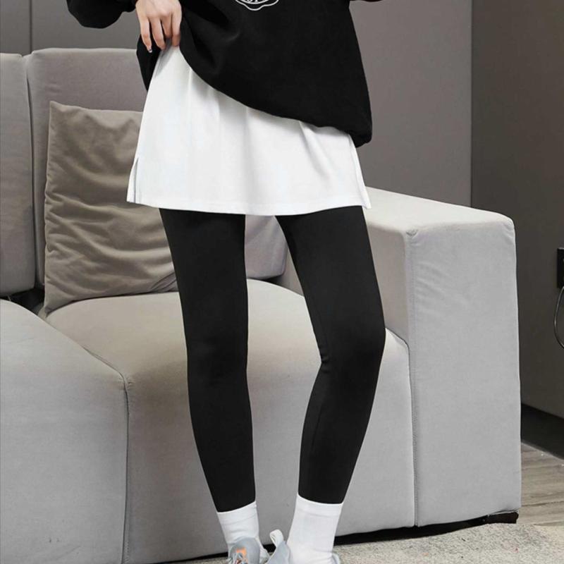 ・カテゴリ: スカート・スタイル: きれいめ、カジュアル、フェミニン・主な素材: 綿 70〜80%、ポリエステル・スカート丈: ミニ丈・柄: 無地、ストライプ、ジャガード・: ボタン、切り替え・カラー展開: ホワイト、デニム、ブラック、ブル...