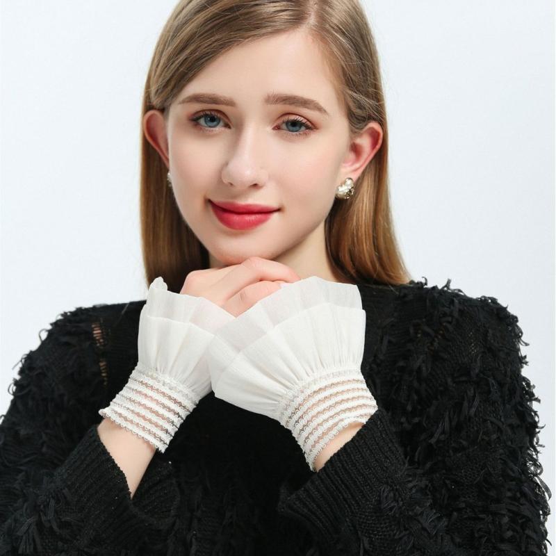 ・サイズ: ワンサイズ・対象: 大人・カラー展開: ホワイト、袖口タイプ1、袖口タイプ2・主な素材: 綿・柄: 無地・幅: 肩幅・裏地素材: ポリエステル、綿・スタイル: スウィート