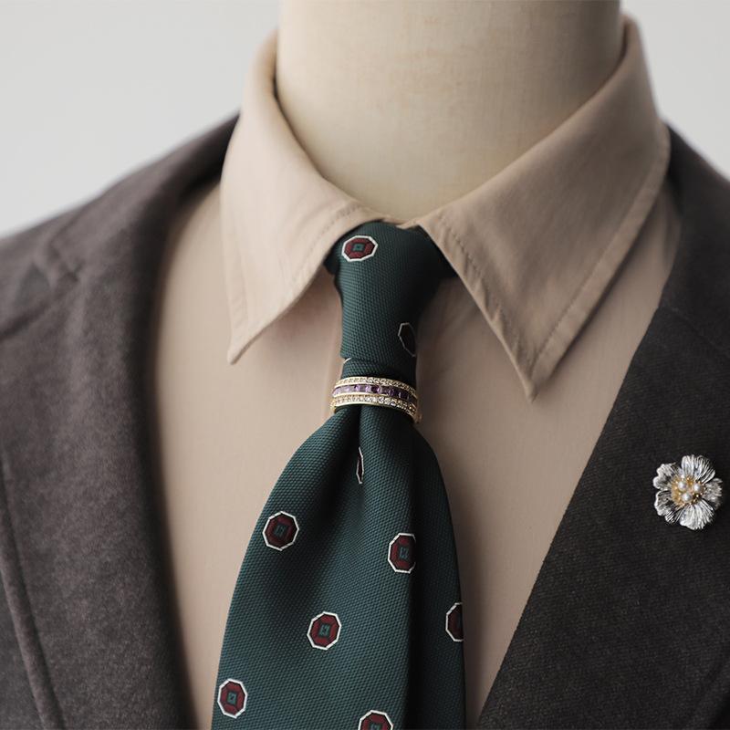 ・カテゴリ: ネクタイ・スタイル: アロー型・素材: ポリエステル・柄: 花柄・対象: メンズ・対象年齢: 成人・加工方法: ジャガード織り・加工工程: 電気メッキ