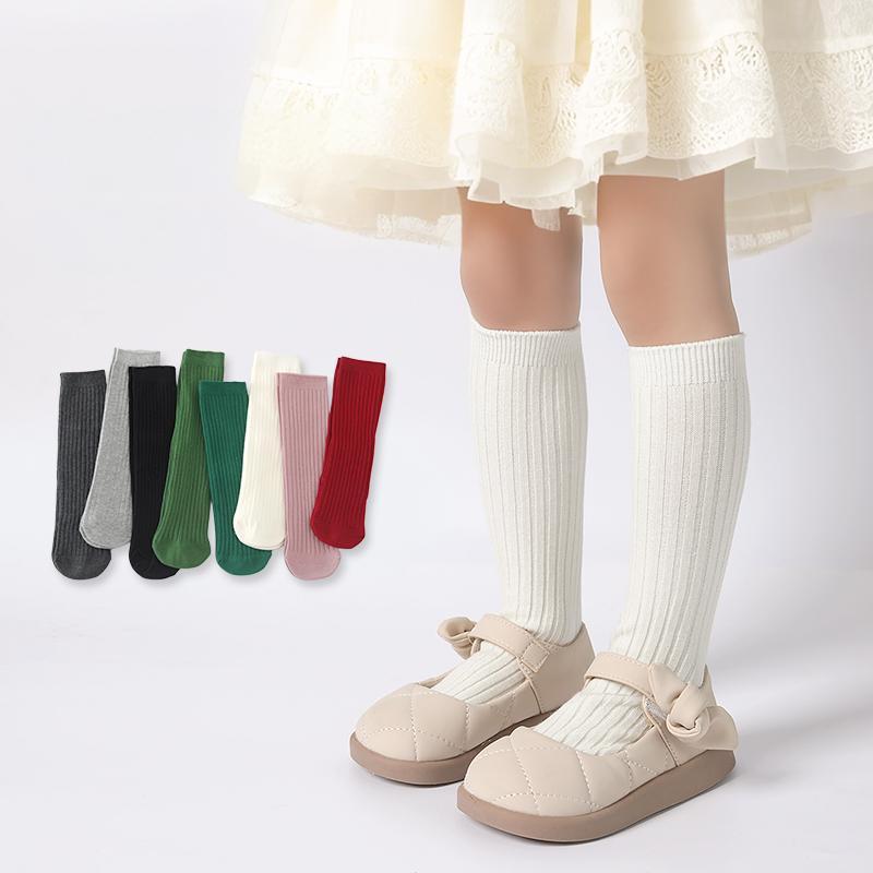・カテゴリ: 子供用ソックス・対象: ガールズ・主な素材: 綿 80%（コーマ綿）・機能: 吸汗・レングス: ハイソックス・厚さ: 標準・柄: 無地・要素: スポーツ、カジュアル、キャンディカラー・カラー展開: グラスグリーン、ライトグレー...