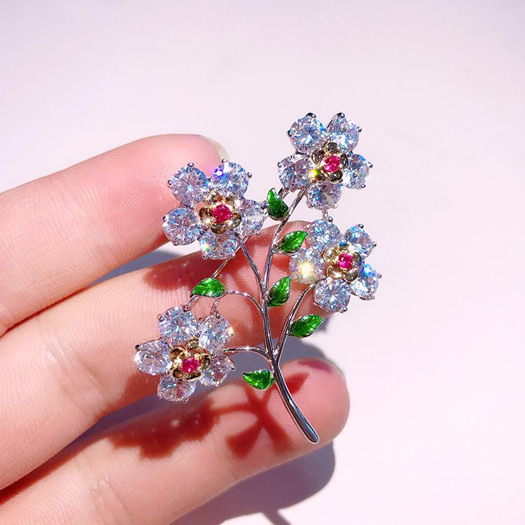 ・カテゴリ: ブローチ・スタイル: 韓国・対象: レディース・: フラワー・素材: 銅・装飾素材: ゴールドメッキ、人工宝石、半貴石・カラー: マルチカラー