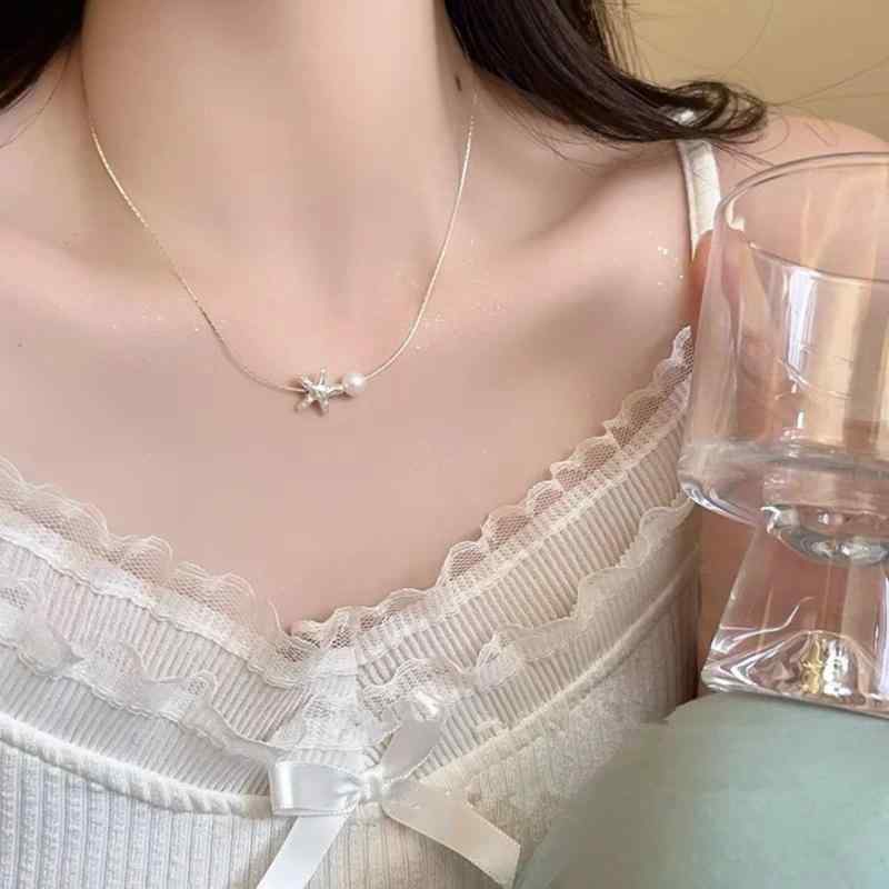 ・カテゴリ: ネックレス・スタイル: フェミニン、清潔感・主な素材: 亜鉛合金・ペンダントトップ素材: 合金・加工: メッキ・モチーフ: スター、ヒトデ・チェーンの種類: チョーカー・鎖骨チェーン・長さ: 約41-50cm・重量: 約7g・...