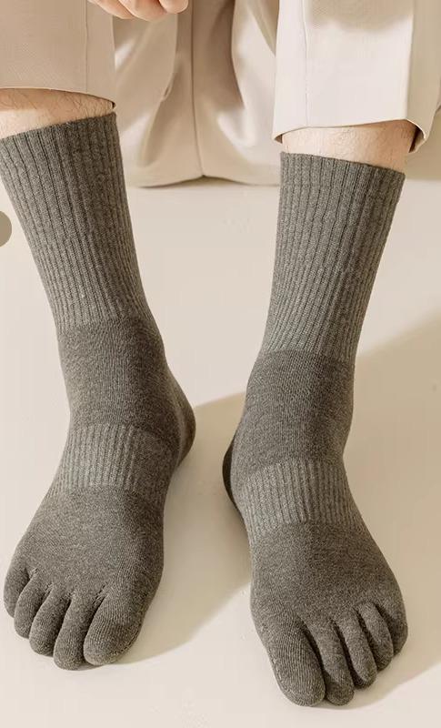 ・スタイル: シンプル・主な素材: 綿・素材構成: 綿65.6%、ポリエステル31.3%、ポリウレタン3.1%・足底: 標準・適用シーズン: オールシーズン・丈: ミドル丈・厚さ: レギュラー・機能: 吸湿速乾・裏地素材構成: 綿・柄: 無...