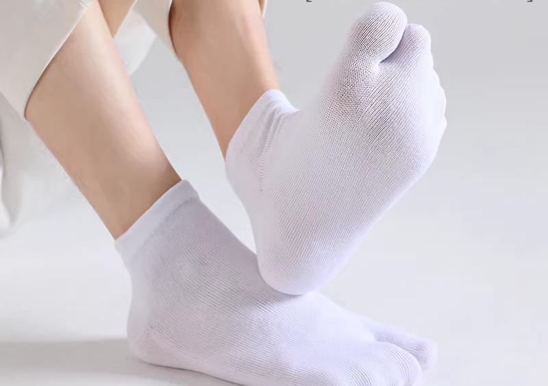 ・スタイル: シンプル・詳細: ジャカード織り・主な素材: 綿・素材構成: 綿77.6%、ポリエステル20.5%、ポリウレタン1.9%・厚さ: 薄手・機能: 吸湿速乾・丈: ショート丈・柄: 無地・セット内容: 4足組・対象: メンズ・サイ...