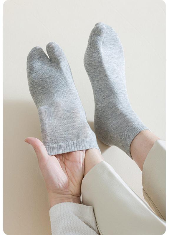 ・スタイル: シンプル・主な素材: 綿・素材構成: 綿80%、ポリエステル15%、ポリウレタン5%・厚さ: 薄手・機能: 吸湿速乾・丈: ショート丈・柄: 無地・内容量: 5足組・性別: メンズ・サイズ: フリーサイズ・カラー展開: ブラッ...