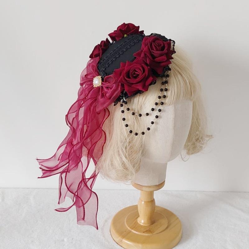 ・カテゴリ: ヘッドドレス・素材: レース・ヘアクリップの種類: サイドクリップ・カラー展開: ブラック、ホワイト、ダークレッド、ピンク・要素: ローズ・スタイル: 二次元・スタイル分類: 個性的・モチーフ: 植物、花