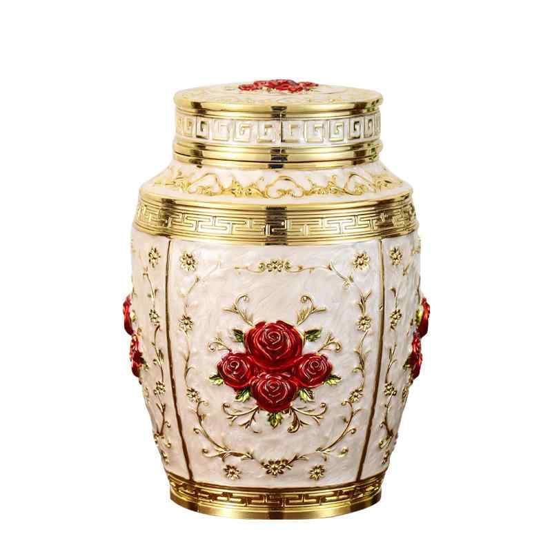 ・カテゴリ: 茶缶・スタイル: シンプル・素材: 亜鉛合金・表面加工: メッキ・サイズ: 11.5×11.5×17.5cm・重量: 560g・柄: バラ模様・カラー展開: ゴールド、シルバー、ブロンズ、レッドブロンズ・用途: ビジネスギフト