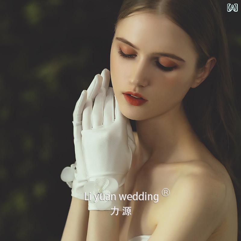 ・対象: 女性・機能: 装飾・カラー: ベージュ・サイズ: ワンサイズ・素材: ニット