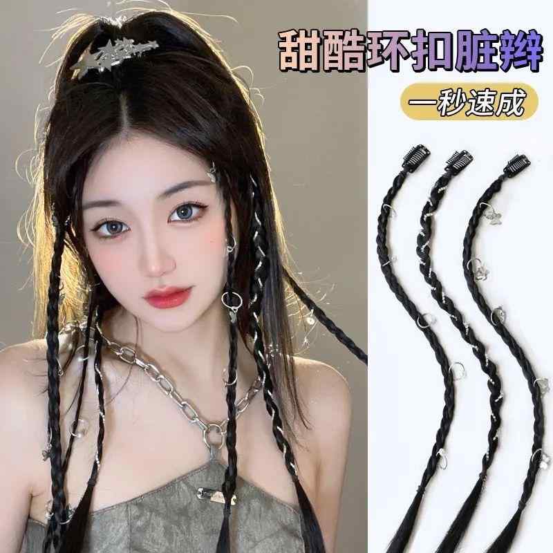 ・カテゴリ: ウィッグポニーテール・スタイル: 前髪編み込み・ポニーテールスタイル: 毛束・対象: レディース・加工工程: ハンドメイド・ヘア素材: 耐熱ファイバー・カラー展開: バタフライ、パール、ライトニング、ムーン、チェーン、サクラピ...