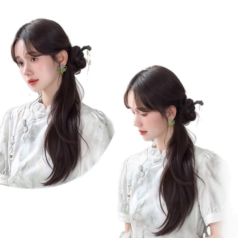 ・カテゴリ: ポニーテールウィッグ・ヘアスタイル: 束ね髪・製法: マシンメイド・素材: 耐熱ファイバー・カラー展開: ナチュラルブラック、ブラウンブラック、ライトブラウン、ダークブラウン・: ゆる巻き、ストレート