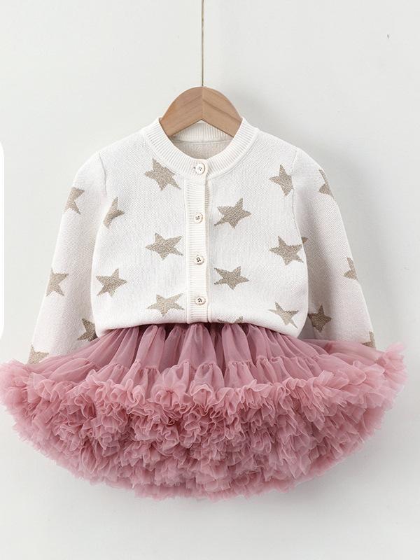 ・カテゴリ: 子供用ニットウェア・対象: 女の子・スタイル: シンプル・対象年齢: 3〜8歳・生地加工: 柔軟加工・厚さ: 普通・袖丈: 長袖・柄: 柄・主な素材: ビスコース 90%・糸の太さ: 細・ネックライン: クルーネック・カラー展...