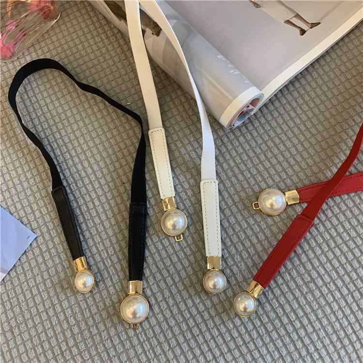 ・バックル素材: 合金・留め具方式: バックル・カラー展開: レッド、ブラック、ホワイト・幅: 細め（2cm未満）