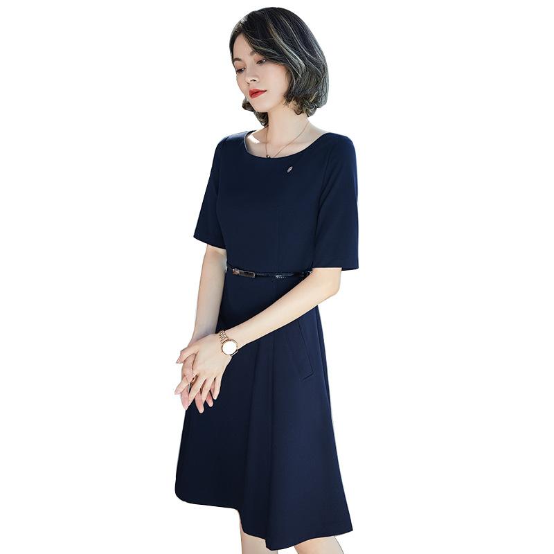 ・カテゴリ: ワンピース・スタイル: きれいめ、通勤、エレガント、ベーシック・主な素材: ポリエステル、レーヨン（化学繊維混紡、含有率95%以上）・セット内容: ワンピース単体・柄: 無地・加工: 高温定型・着丈: ミディ丈・スカートタイプ...