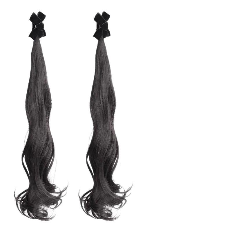 ・カテゴリ: ウィッグ ポニーテール・スタイル: ベルベットツインテール・タイプ: 毛束・仕様: リボン、クリップ式・製法: 機械植え・素材: 耐熱ファイバー・カラー展開: ナチュラルブラック、ブラックブラウン、ダークブラウン、ライトブラウ...