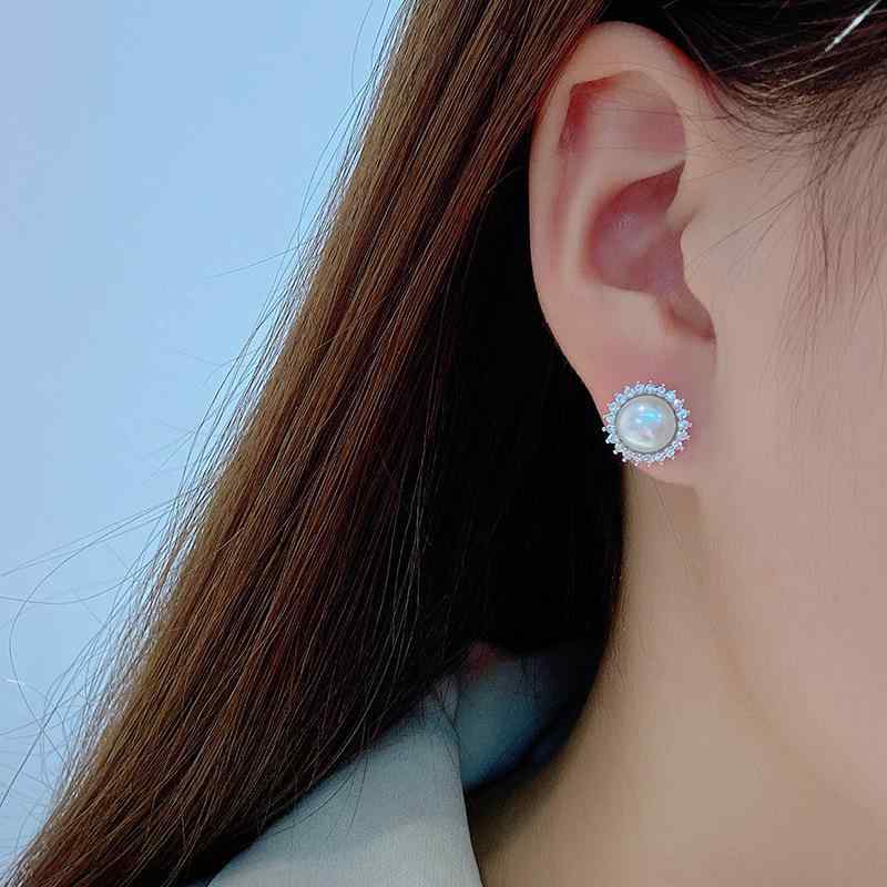 ・素材: 混合素材・カテゴリ: アクセサリー・スタイル: 日韓風、フェミニン・カラー展開: 天然パールサンフラワー耳飾り、天然パールサンフラワーリング、天然パールサンフラワーネックレス、天然パールサンフラワー3点セット