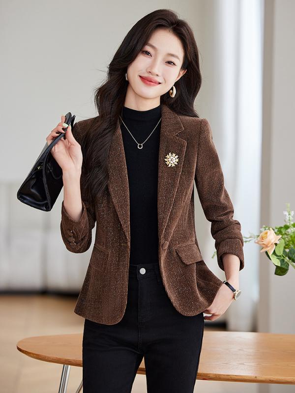 ・カテゴリ: ジャケット・スタイル: 通勤、エレガント・対象: レディース・柄: 無地・着丈: 普通（約50-65cm）・ネックライン: テーラードカラー・袖丈: 長袖・袖タイプ: レギュラー・詳細: ポケット・加工: 加工・主な素材: ポ...