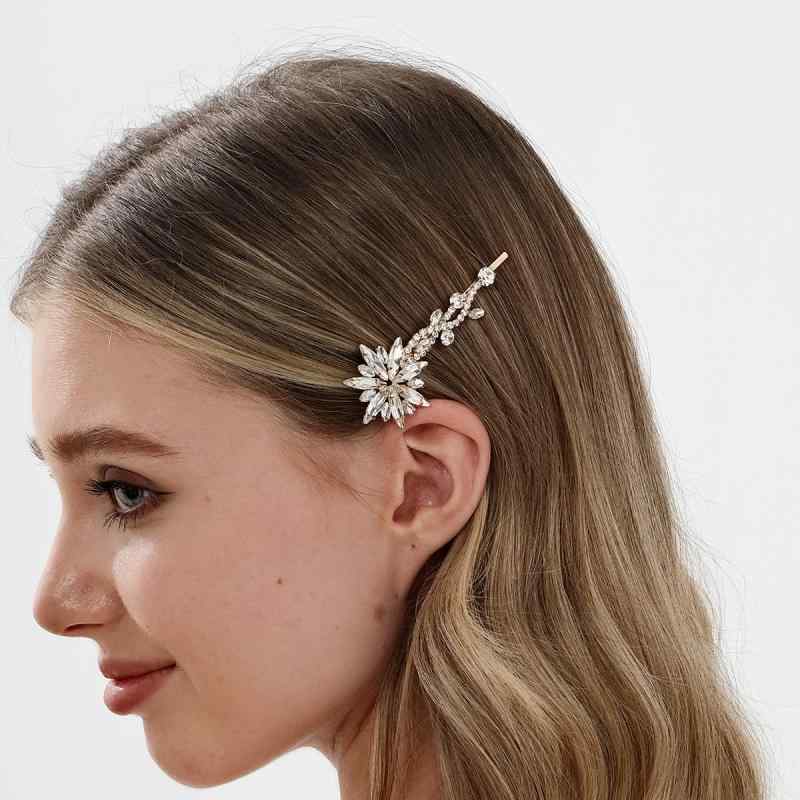 ・カテゴリ: ヘアアクセサリー・ヘアクリップ分類: 一字クリップ・素材: ラインストーン・加工: ラインストーン装飾・要素: 花・カラー: ゴールド・スタイル: フェミニン・おすすめのシーン: 通勤、デート、通学、ギフト・対象: レディース